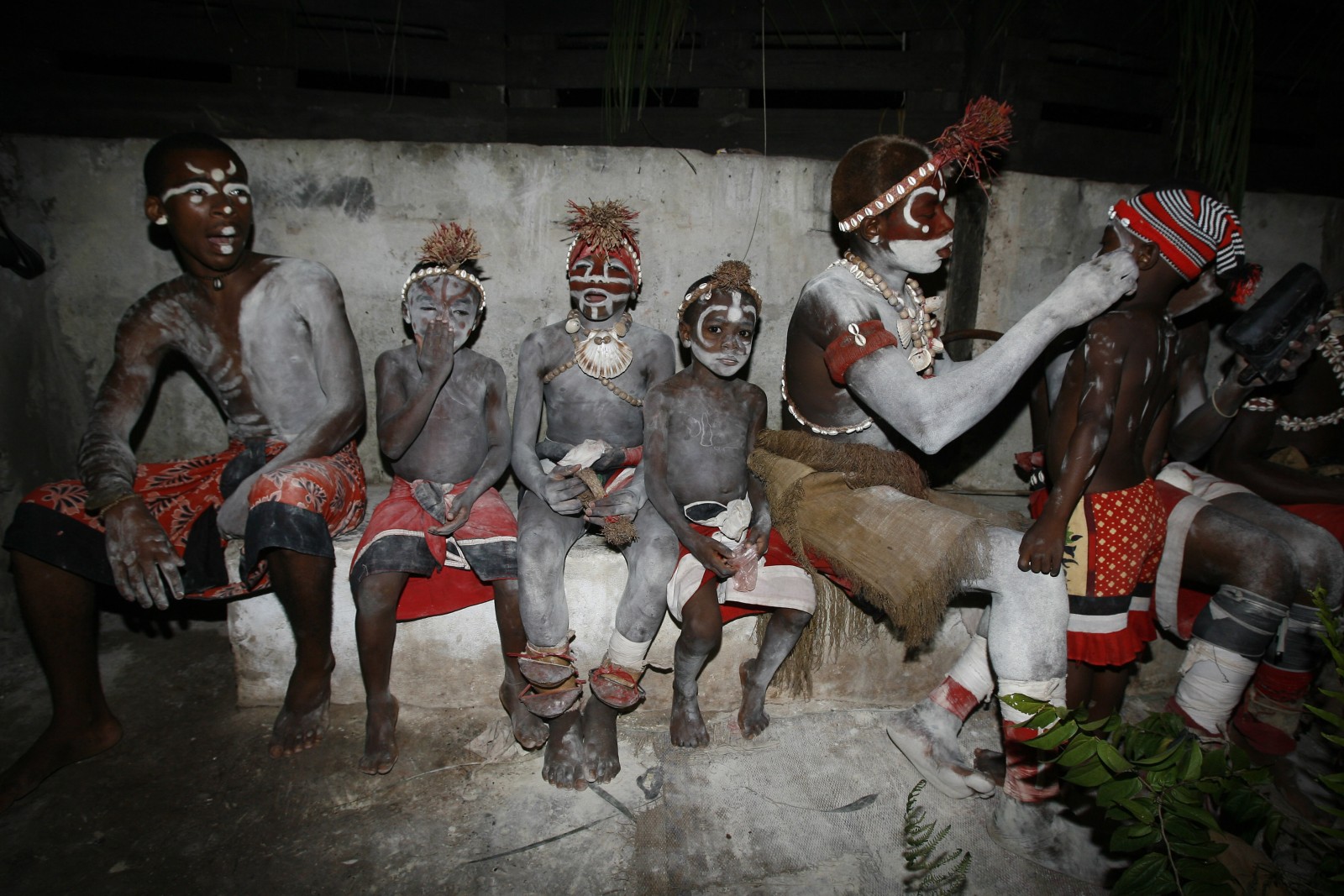GABON: CEREMONIE TRADITIONNELLE DU RITE BWITI PAR LA FAMILLE MBENG-TAME ...