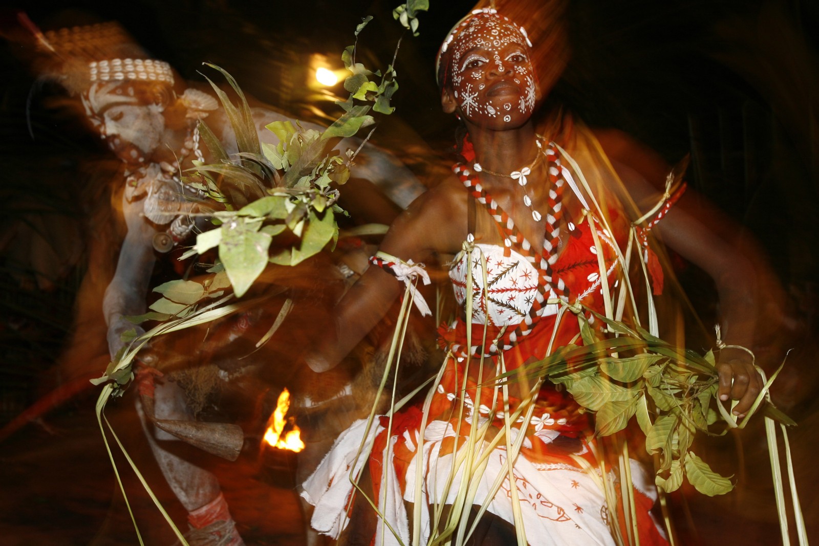 GABON: CEREMONIE TRADITIONNELLE DU RITE BWITI PAR LA FAMILLE MBENG-TAME ...