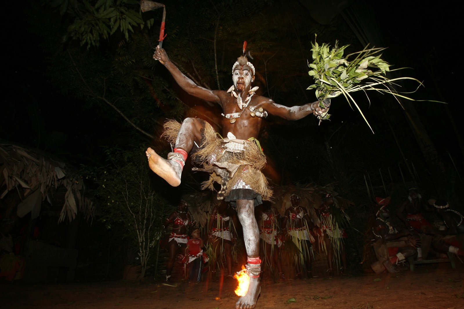 GABON: CEREMONIE TRADITIONNELLE DU RITE BWITI PAR LA FAMILLE MBENG-TAME ...