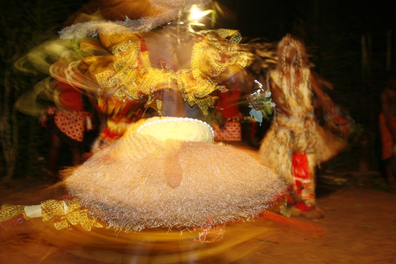 GABON: CEREMONIE TRADITIONNELLE DU RITE BWITI PAR LA FAMILLE MBENG-TAME ...