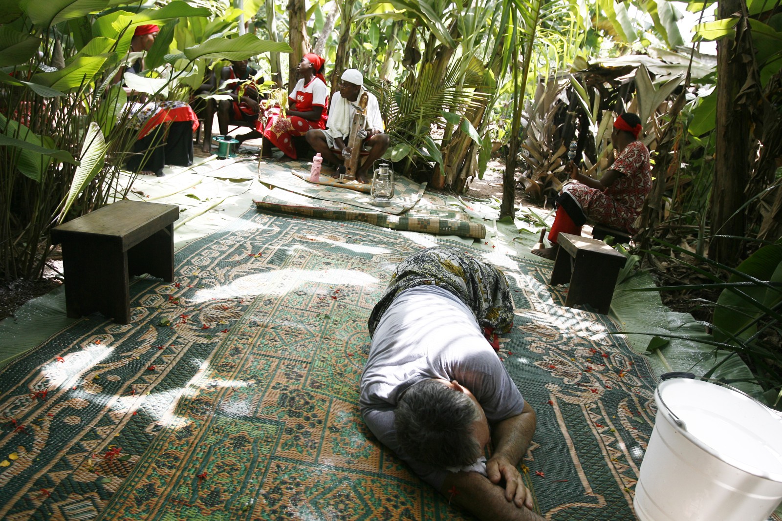 GABON: CEREMONIE TRADITIONNELLE DU RITE BWITI PAR LA FAMILLE MBENG-TAME ...