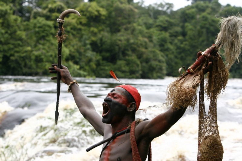 Gabon: 2003 La societe secrete du Mwiri Le Mwiri, portfolio de Laurent ...