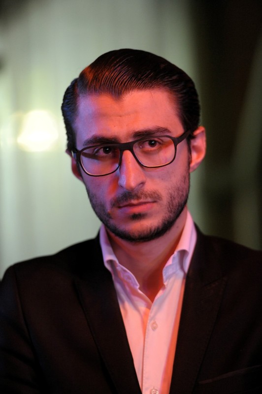 Photographies sur le thème Raphaël chiche - Divergence images