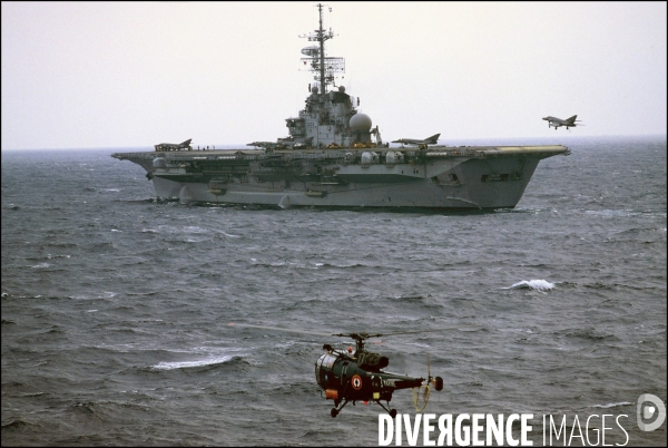Porte-avions R99 "FOCH" : Mission de qualifications aéronautiques par ...