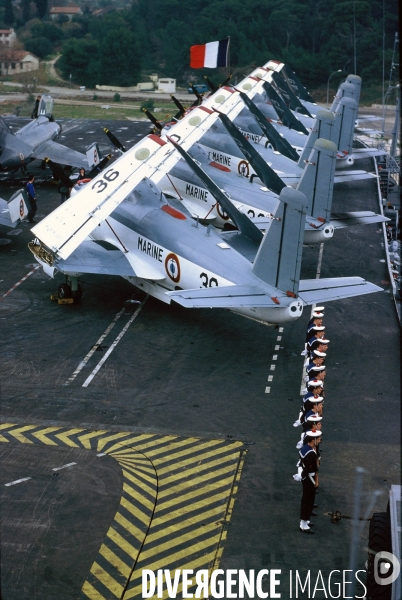 Porte-avions R99 "FOCH" : Mission de qualifications aéronautiques par ...