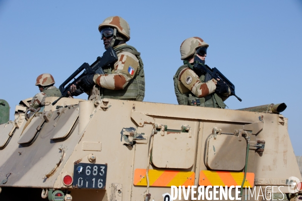 Opération BARKHANE : Poste de Commandement à N'Djamena par François ...