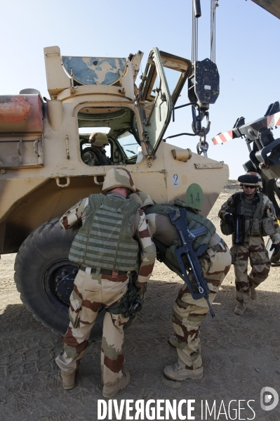 Opération BARKHANE : Poste de Commandement à N'Djamena par François ...