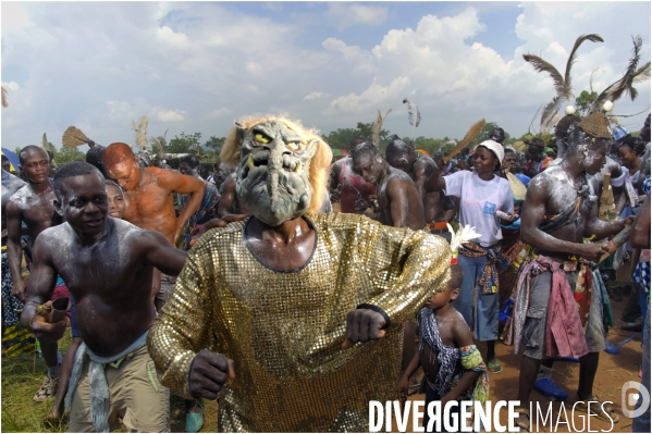 Rites de passage chez les KABYE du Togo. par François GUENET ...