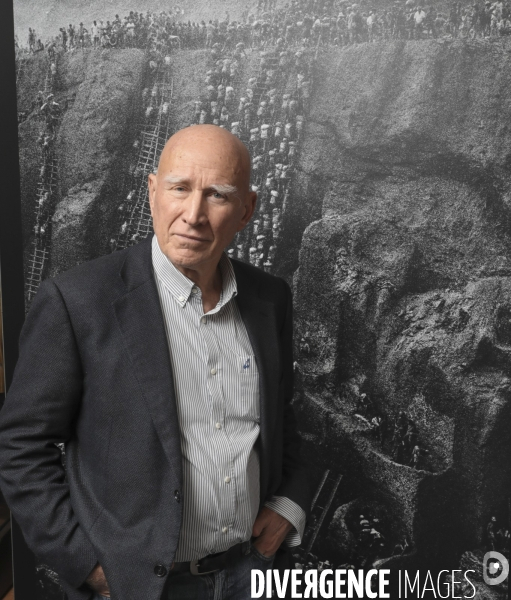 Sebastiao salgado dedicace son livre gold chez taschen par Frédéric ...
