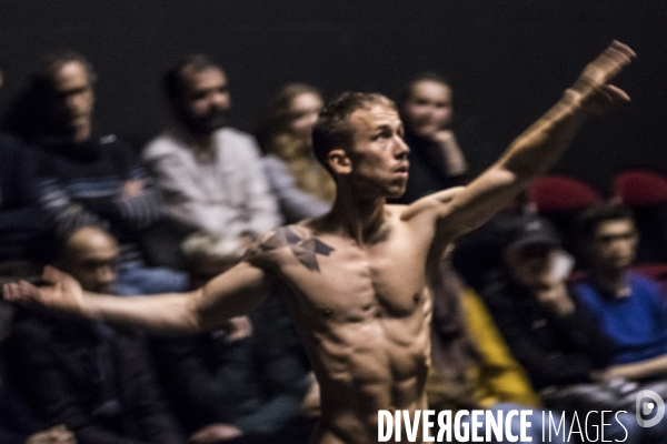 BODY OF WORK de Daniel Linehan par Laurent PHILIPPE - Photographie ...