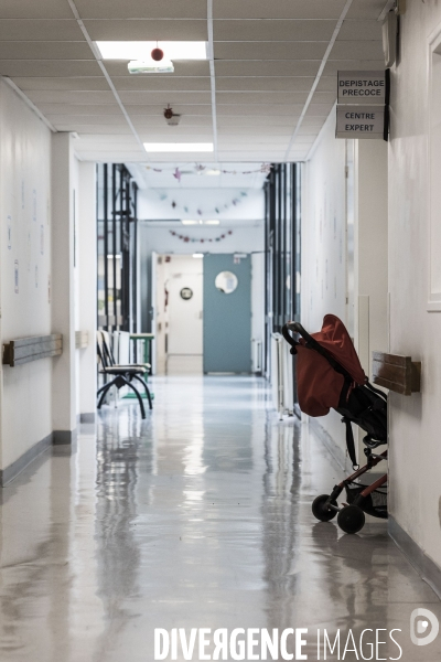 Service de pédopsychiatrie de l'Hôpital Robert Debré. par Albert ...