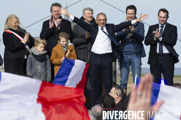 Meeting d'Eric ZEMMOUR devant le Mont-Saint-Michel. par Gilles ... Meeting d'Eric ZEMMOUR devant le Mont-Saint-Michel. par Gilles ...
