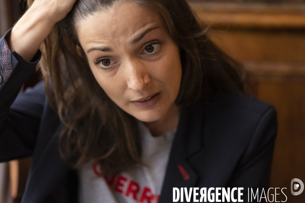 Portrait de Marie-Charlotte Garin par Laurent HAZGUI - Photographie ... Portrait de Marie-Charlotte Garin par Laurent HAZGUI - Photographie ...
