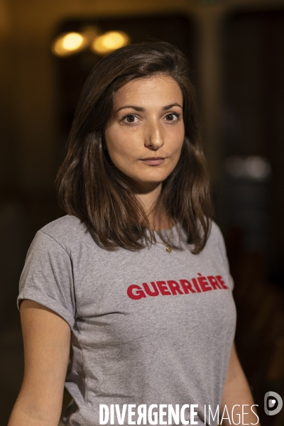 Portrait de Marie-Charlotte Garin par Laurent HAZGUI - Photographie ... Portrait de Marie-Charlotte Garin par Laurent HAZGUI - Photographie ...