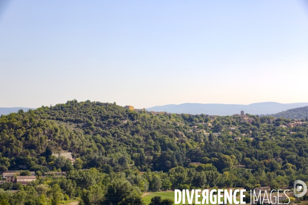 Murs en pierre sèche - Terrasses de culture de Goult, Vaucluse (84) par ...