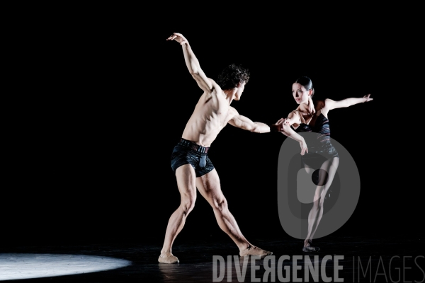 Stepping stones / Jirí Kylián / Ballet de l ' Opéra national de Paris ...