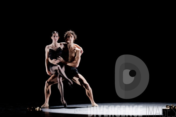 Stepping stones / Jirí Kylián / Ballet de l ' Opéra national de Paris ...