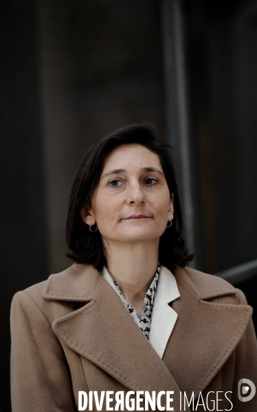 Passation de pouvoir entre Amélie Oudéa Castéra et Gabriel Attal par ...