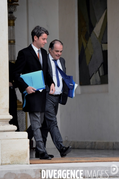 Gabriel Attal avec Emmanuel Moulin par Alain GUILHOT - Photographie ...