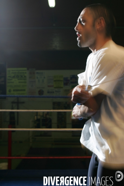 Mahyar Monshipour, champion du monde de boxe version WBA, catégorie ...