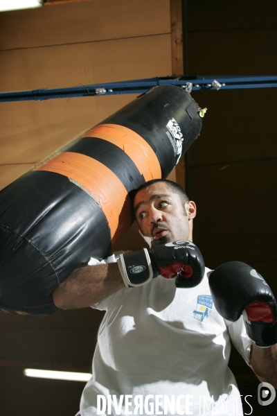 Mahyar Monshipour, champion du monde de boxe version WBA, catégorie ...