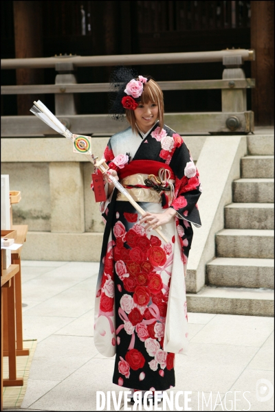 L'actrice japonaise Minami AKINA se rend au temple pour la cérémonie d ...