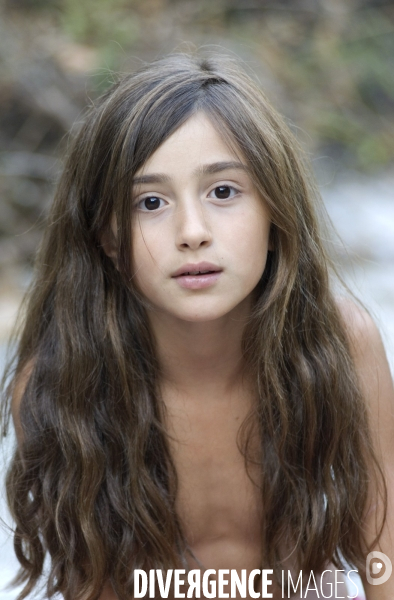 Enfance : portraits d'enfants en vacances estivales au soleil ...