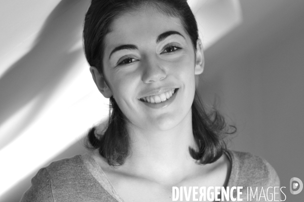 Adolescence : Emma PICAUD-LUCET, jeune comédienne française. Teenager ...