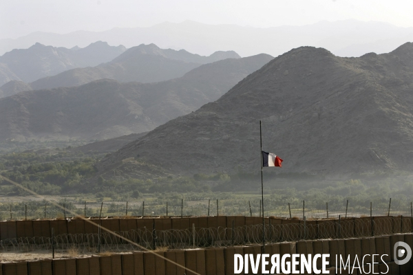 Vie quotidienne dans la fob de nijrab, en kapisa (afghanistan). par ...