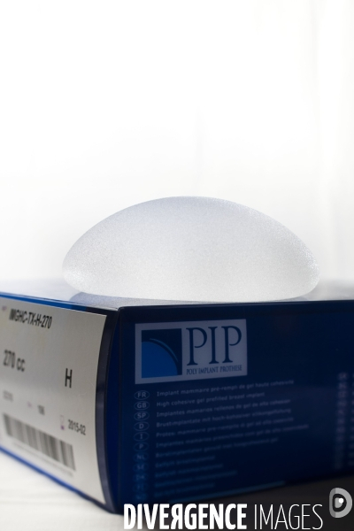 Prothèse mamaire PIP par Patrick GHERDOUSSI - Photographie PGH0458014 ...