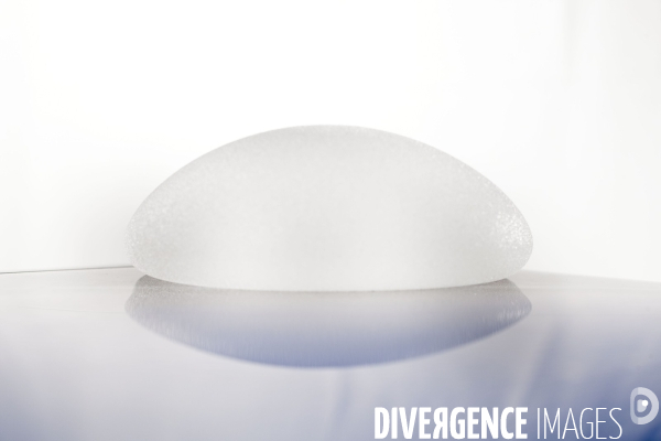 Prothèse mamaire PIP par Patrick GHERDOUSSI - Photographie PGH0458015 ...