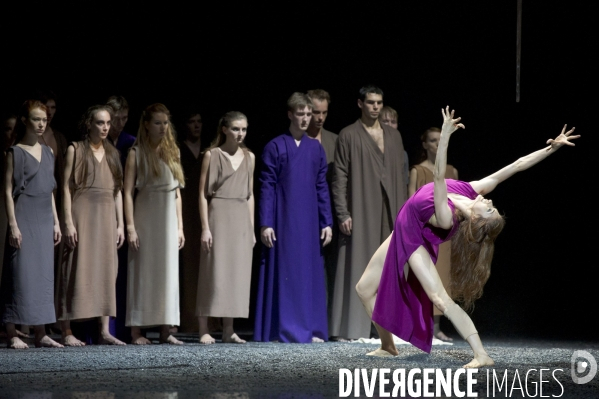 SACRE de Sasha Waltz - Ballet du Théâtre Mariinsky par Laurent PHILIPPE ...