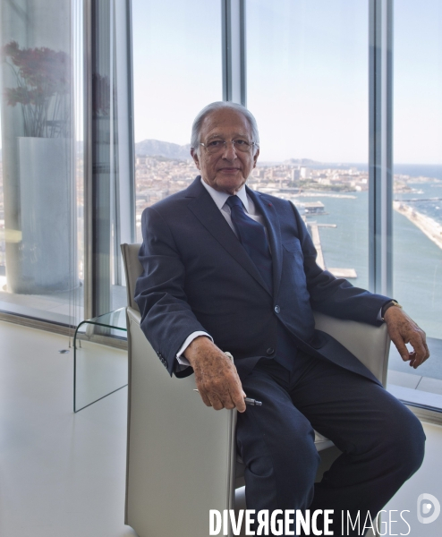 Jacques SAADÉ dans son bureau du 32 ème étage de la Tour CMA-CGM à ...