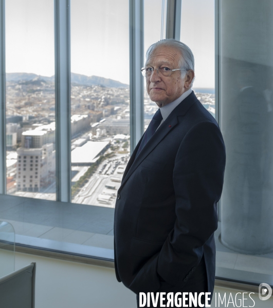 Jacques SAADÉ dans son bureau du 32 ème étage de la Tour CMA-CGM à ...