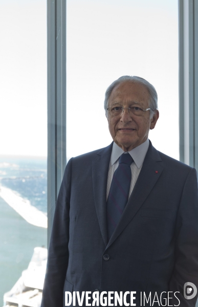 Jacques SAADÉ dans son bureau du 32 ème étage de la Tour CMA-CGM à ...