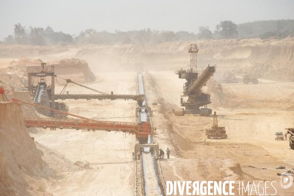 Made in TOGO : Société National des Phosphates du Togo. par François ...