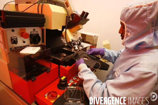 Salle "Blanche" du laboratoire de Nanotechnologie-IUT Villetaneuse par ...